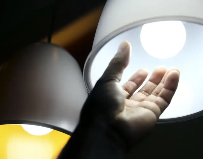 Cemig oferece troca de lâmpadas antigas por modelos de LED em Betim ...